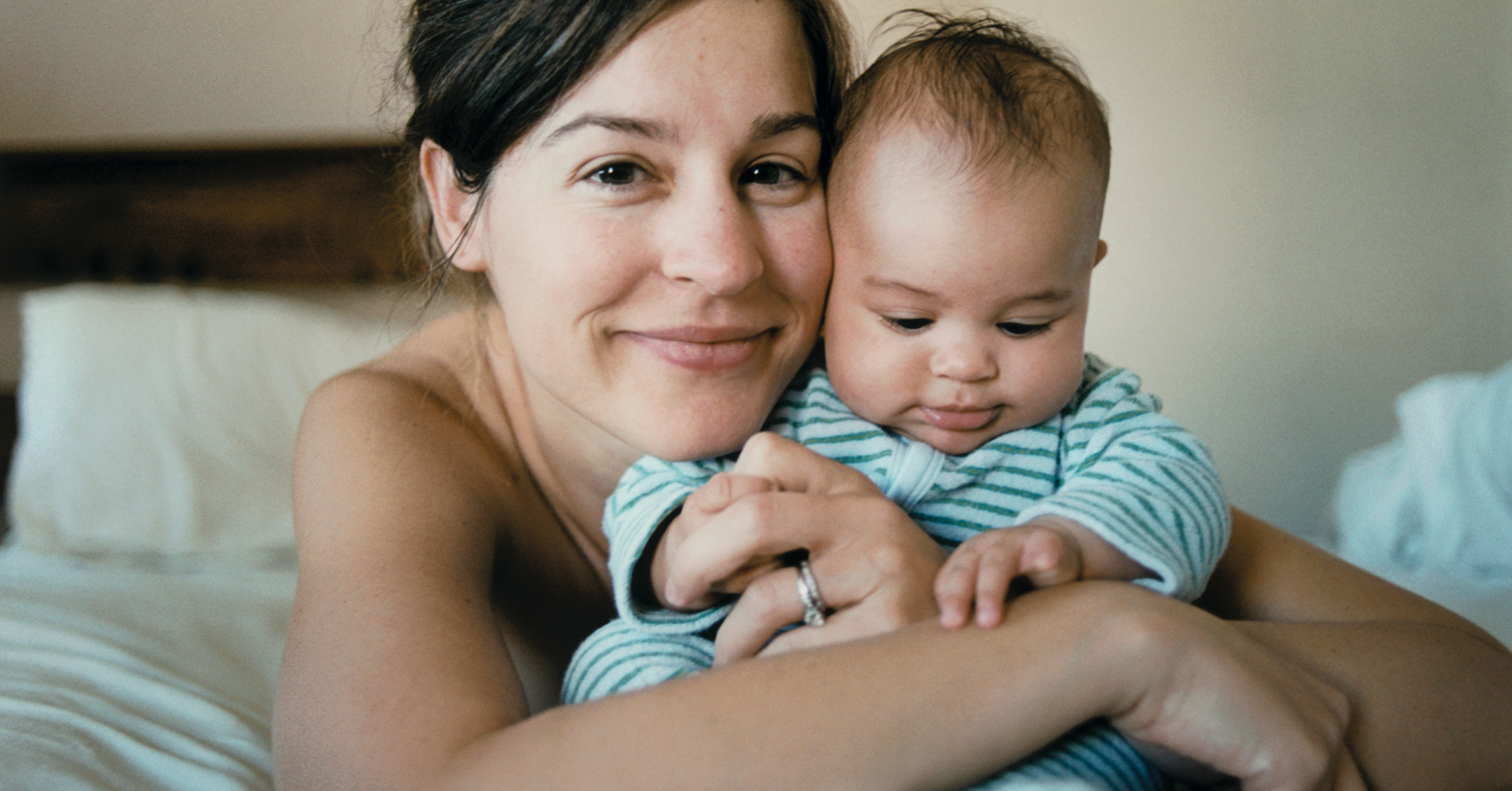 La primera comida del bebé: alimentos y fechas | Humana Baby